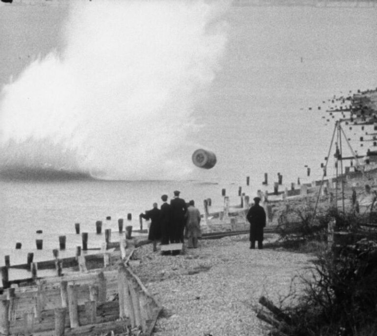 Dams and 'Bouncing Bombs' - WW2 Helmets™